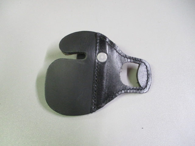 Used Right Hand Leather Finger Tab – cssportinggoods